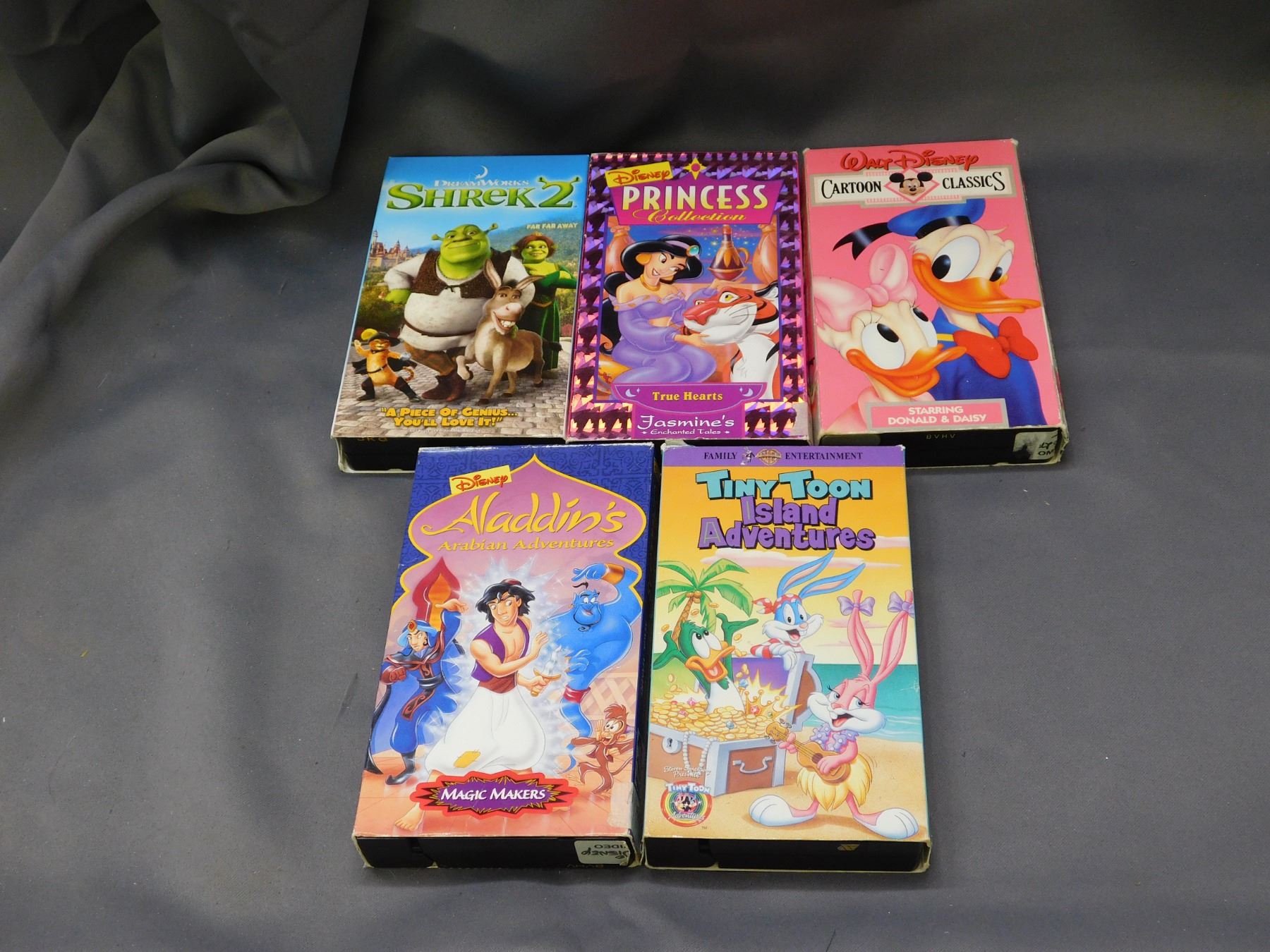 Lot of 5 Vintage VHS Tapes Disney, Shrek 2, Tiny Toon, Aladdin ...