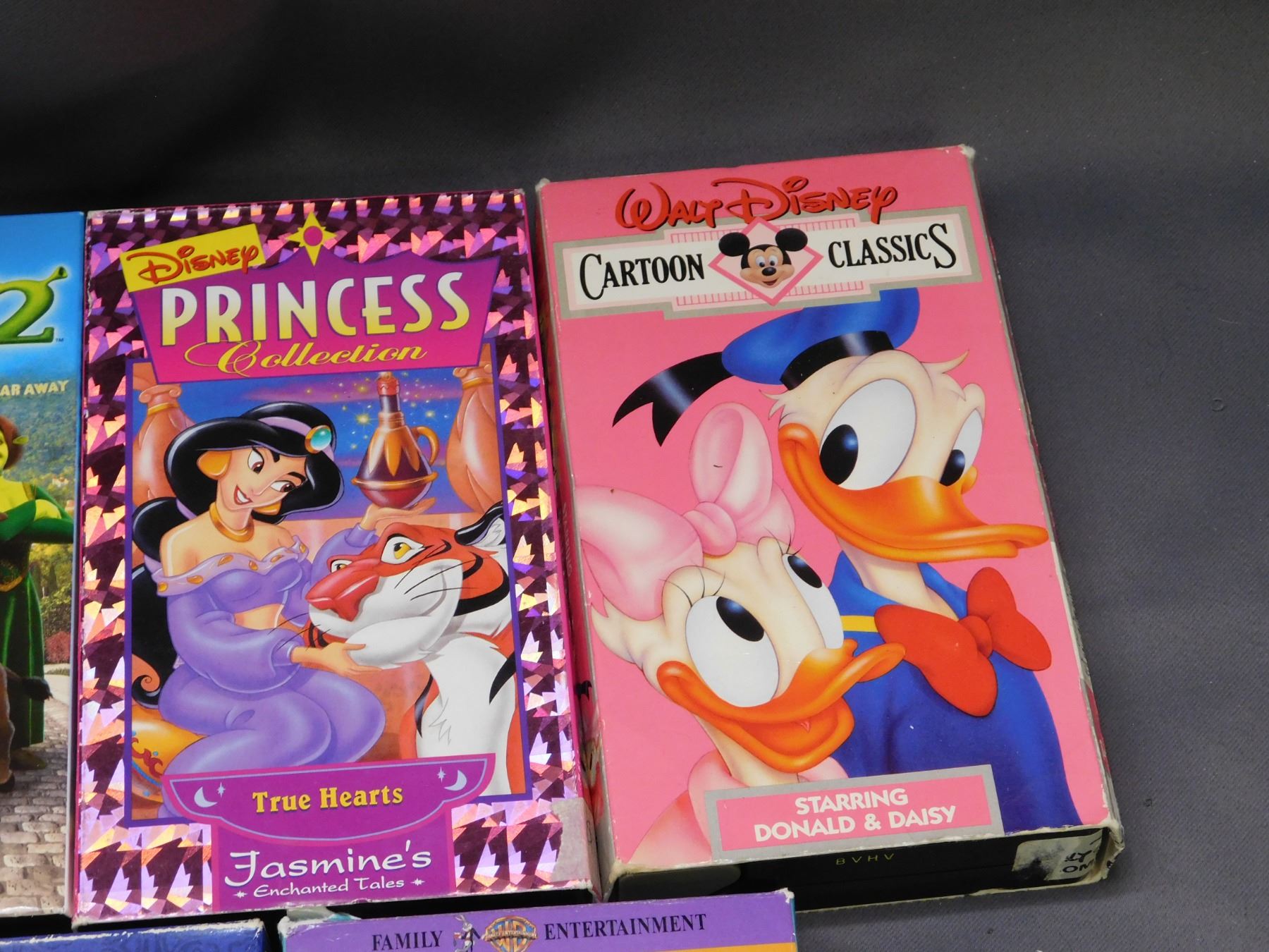 Lot of 5 Vintage VHS Tapes Disney, Shrek 2, Tiny Toon, Aladdin ...