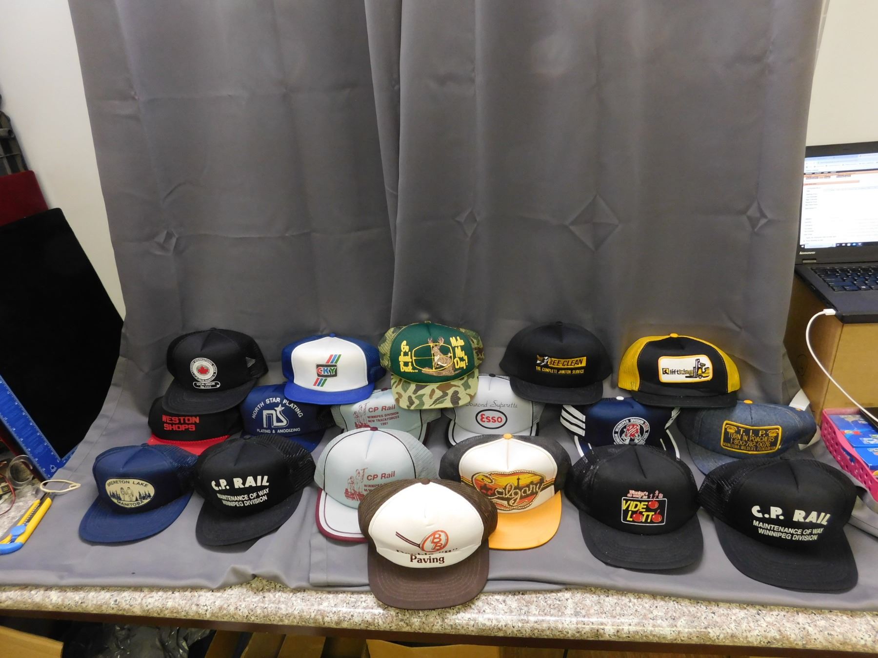 Lot of 18 Vintage Trucker Snap Back Baseball Caps Advertising 3-Stripe ...