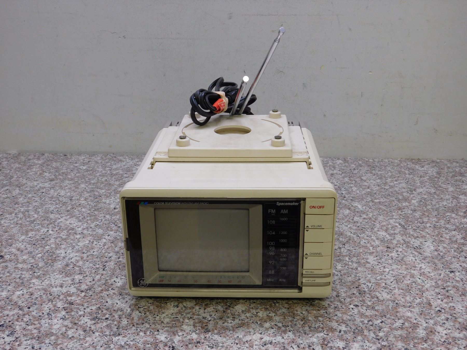 GE Spacemaker portable colour television with am fm radio