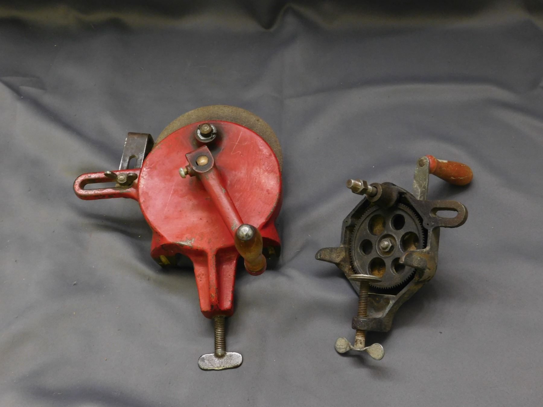Bench Mount Manual Hand Grinder Sharpener Plus extra Hand Crank / Mount