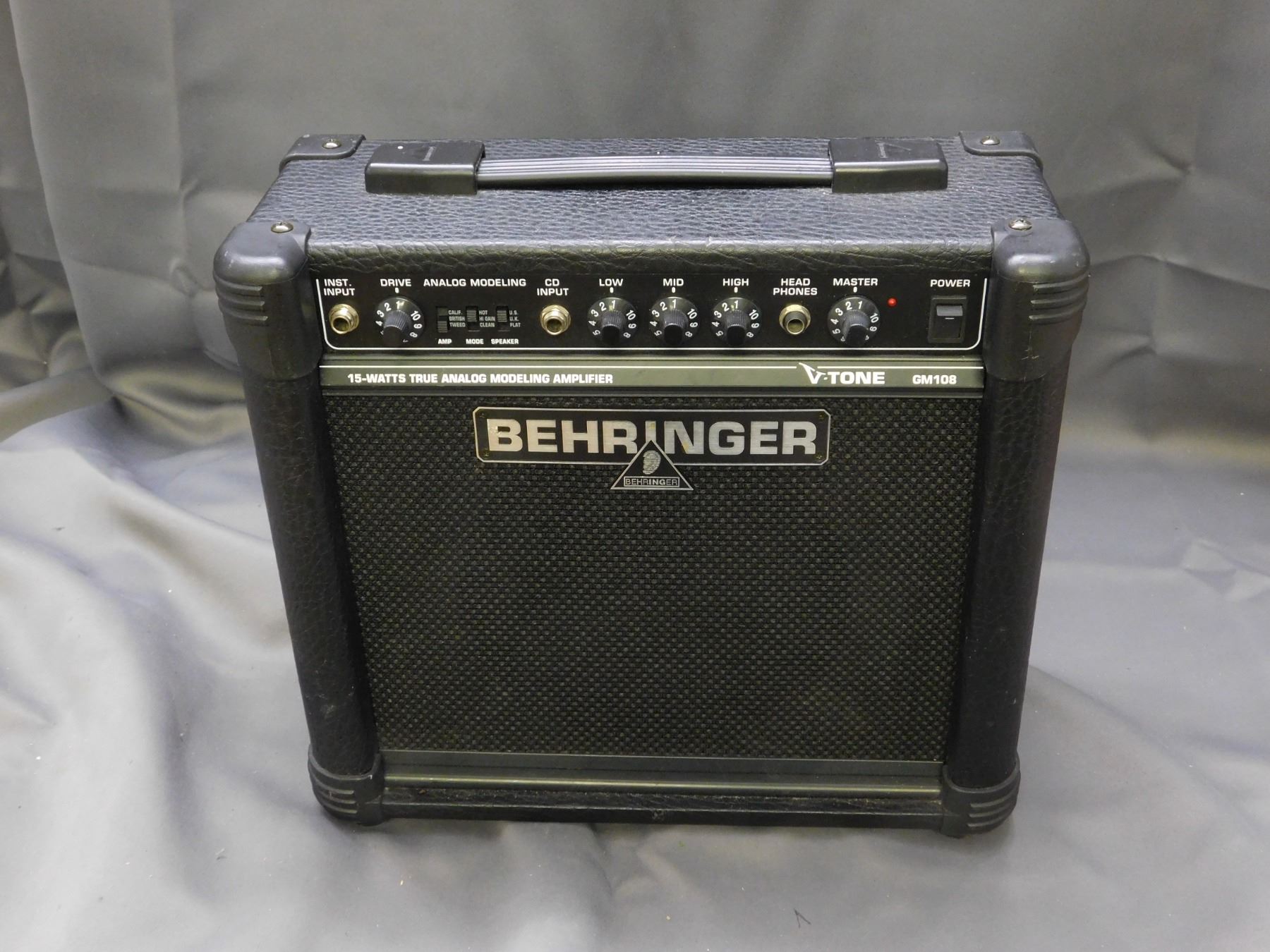 Behringer V-Tone 15 Watts True Analog Modeling Amplifier GM108