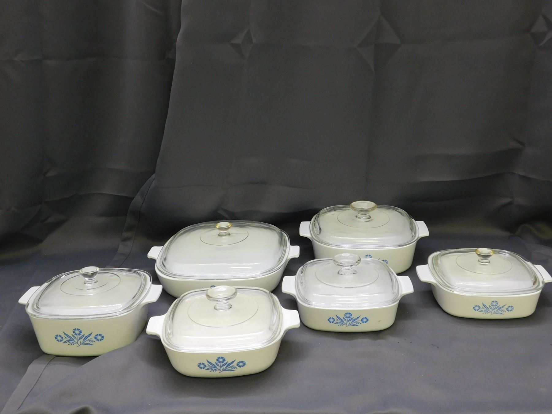 Lot of 6 Corningware Cornflower Cookingware Baking Dishes all with lids.