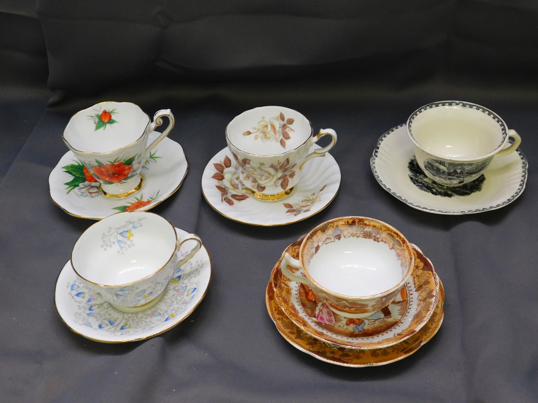 Lot of 5 Fine Bone China England Tea Cups and Saucers Lancaster, Royal ...
