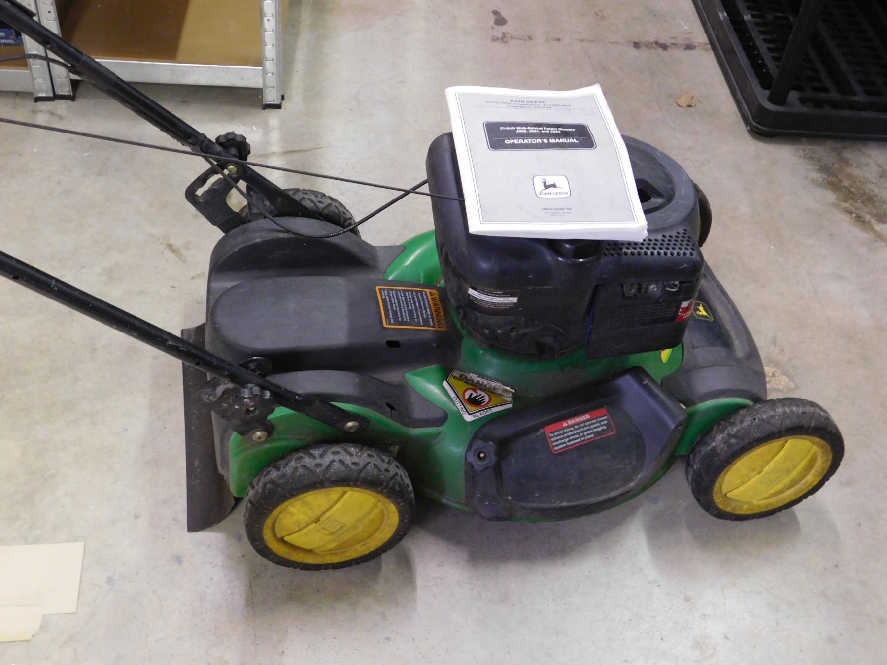 John Deere 21" Walk Behind Lawnmower Model JS60 *works*