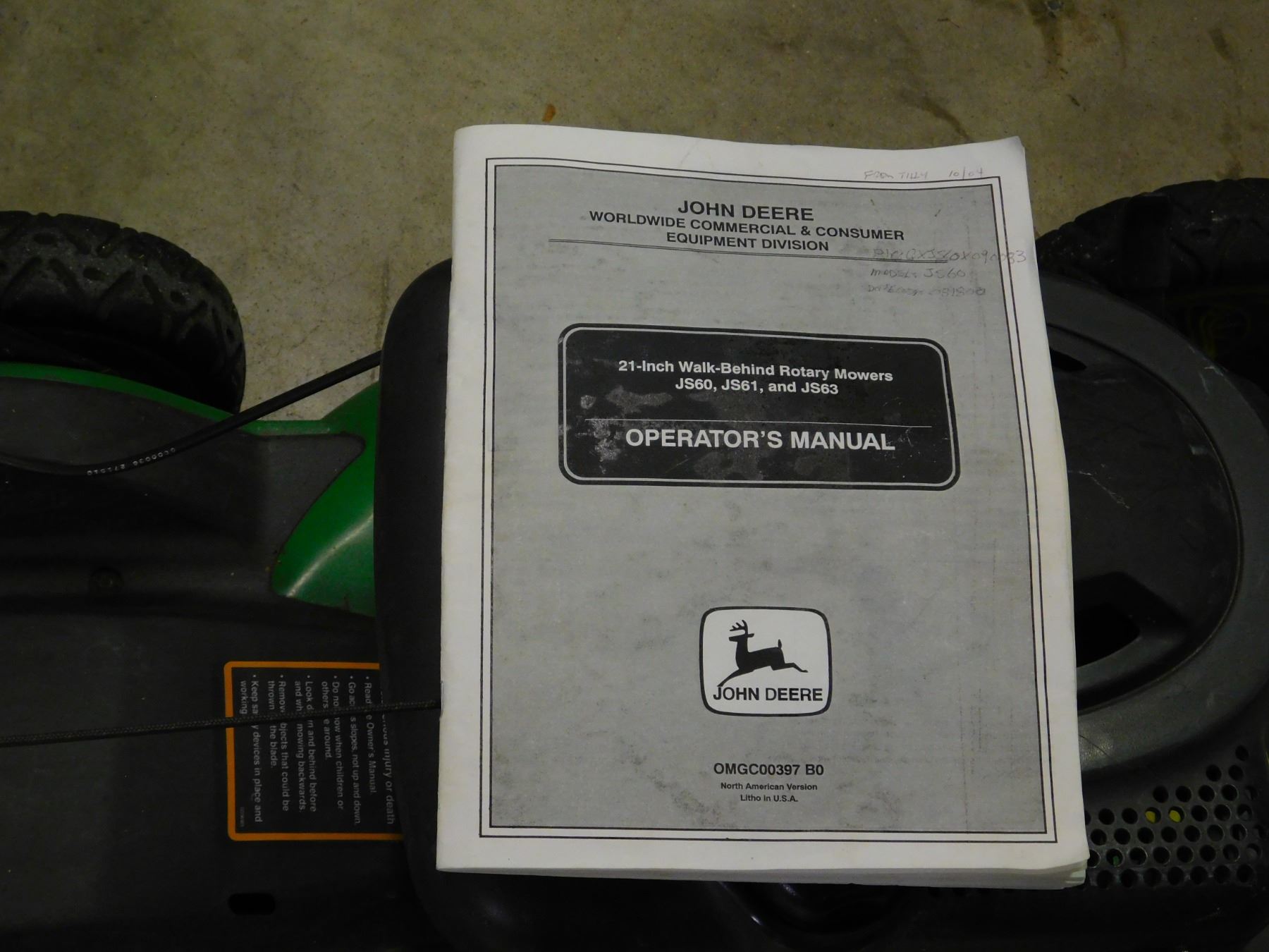 John Deere 21" Walk Behind Lawnmower Model JS60 *works*