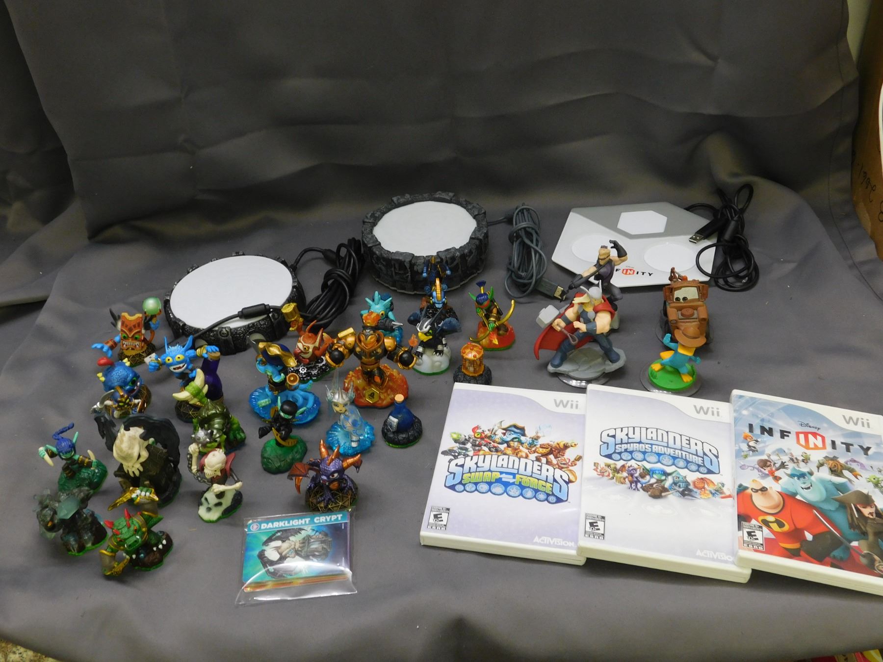 Lot of Skylanders Swap Force and Spyro's Adventure Wii Games, Portals and Figures, Disney Infinity