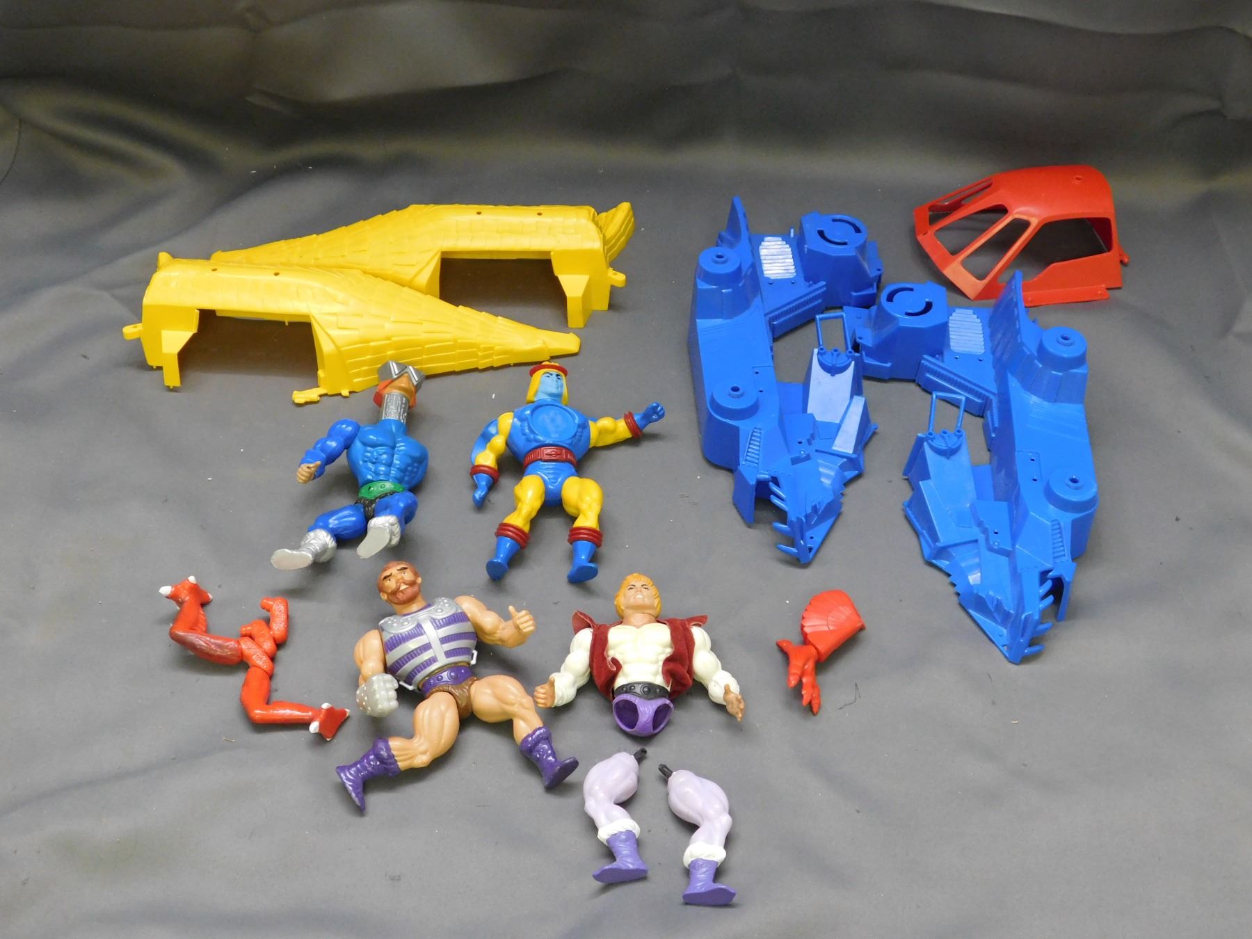 Lot of Vintage MOTU Masters of the Universe Figurines, Base Playset ...