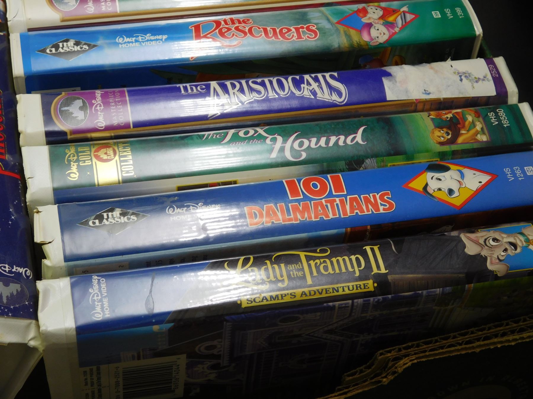 Lot of 21 Disney & Pixar Clamshell VHS Tapes Toy Story, Snow White ...