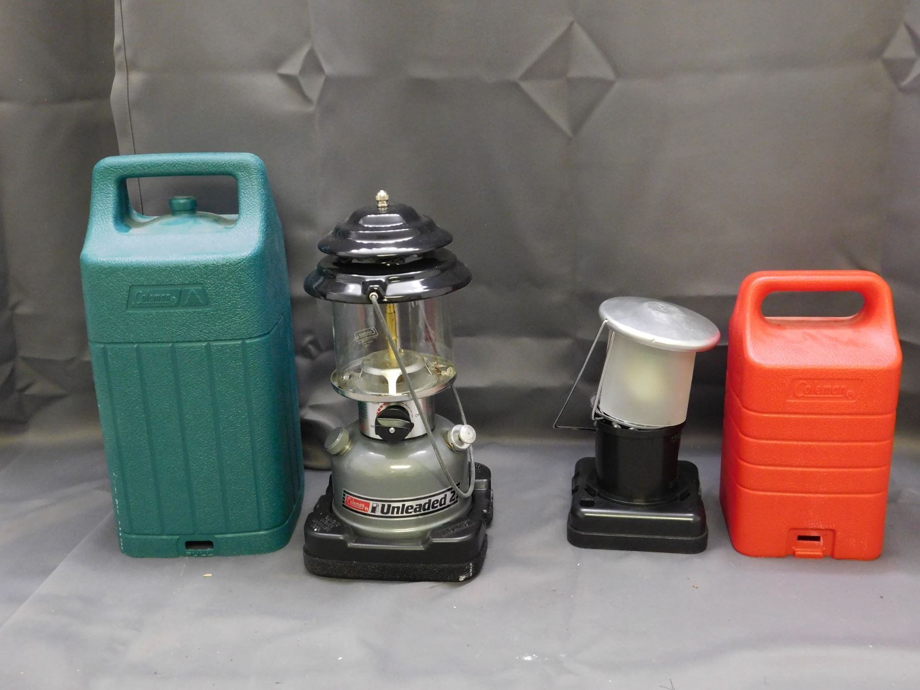 Lot of 2 Coleman Oil Lanterns Green 2-14" H 1991 and Small Red 9" Gaz ...