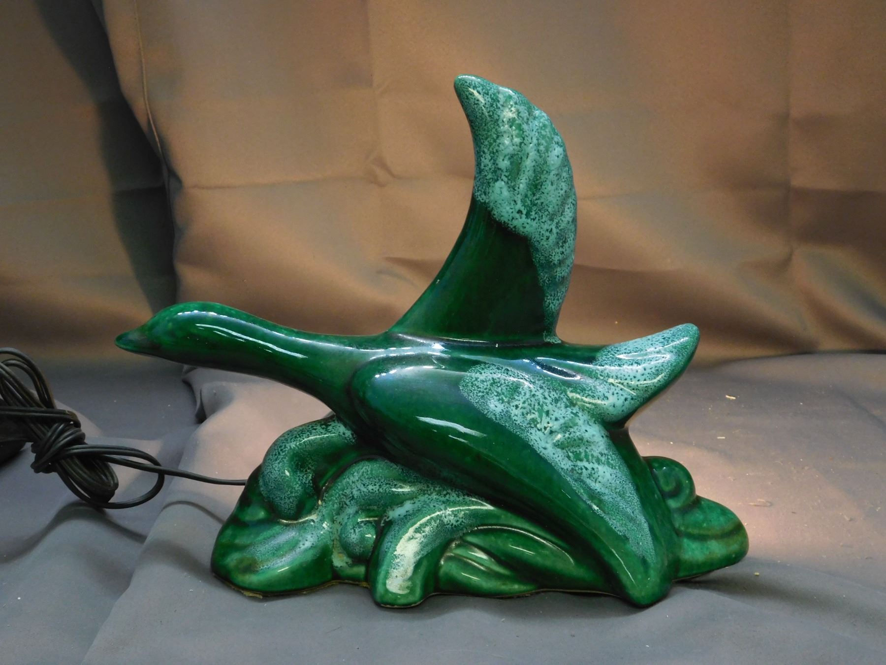 Vintage Green Ceramic Duck Lamp 10x12