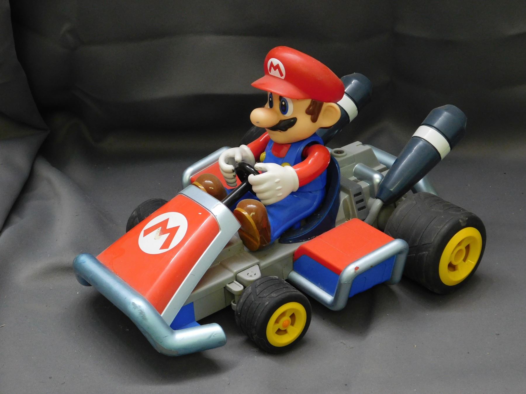 Mario Kart 1:16 7 RC Car (Mario) Model 8036262
