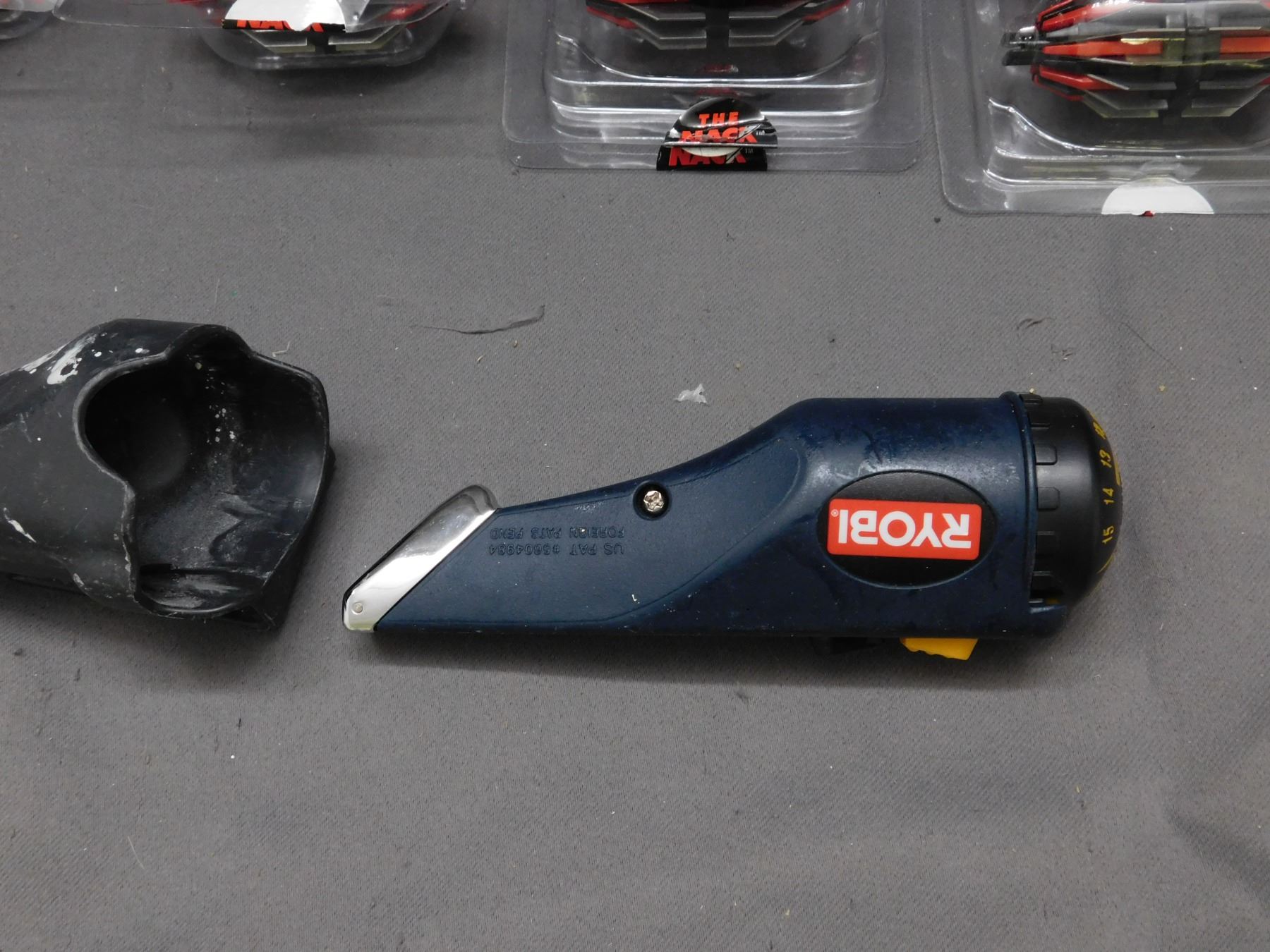 Ryobi Utility Knife + Several Replacement Blade Sets