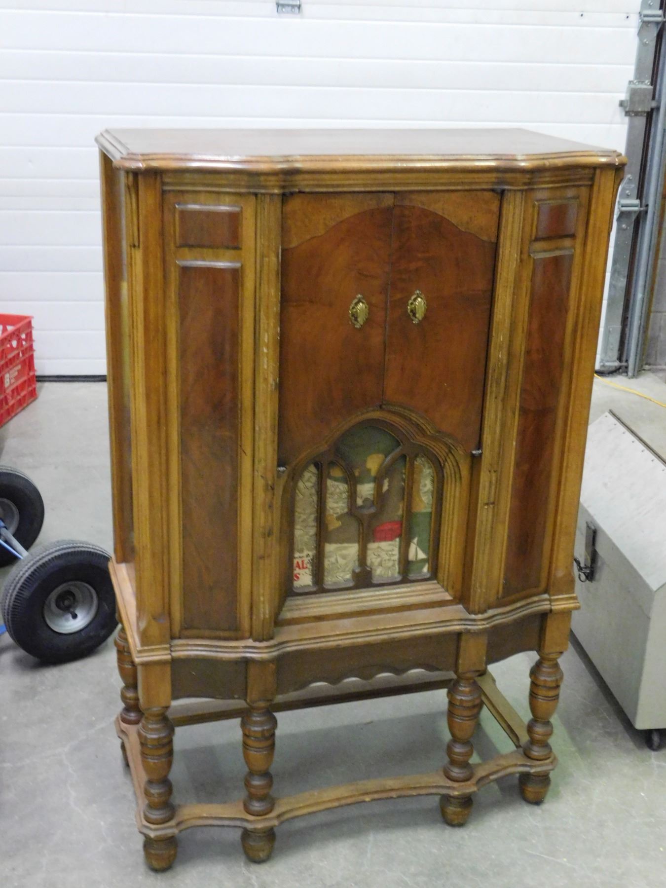 Vintage Antique Radio Cabinet *gutted cabinet only