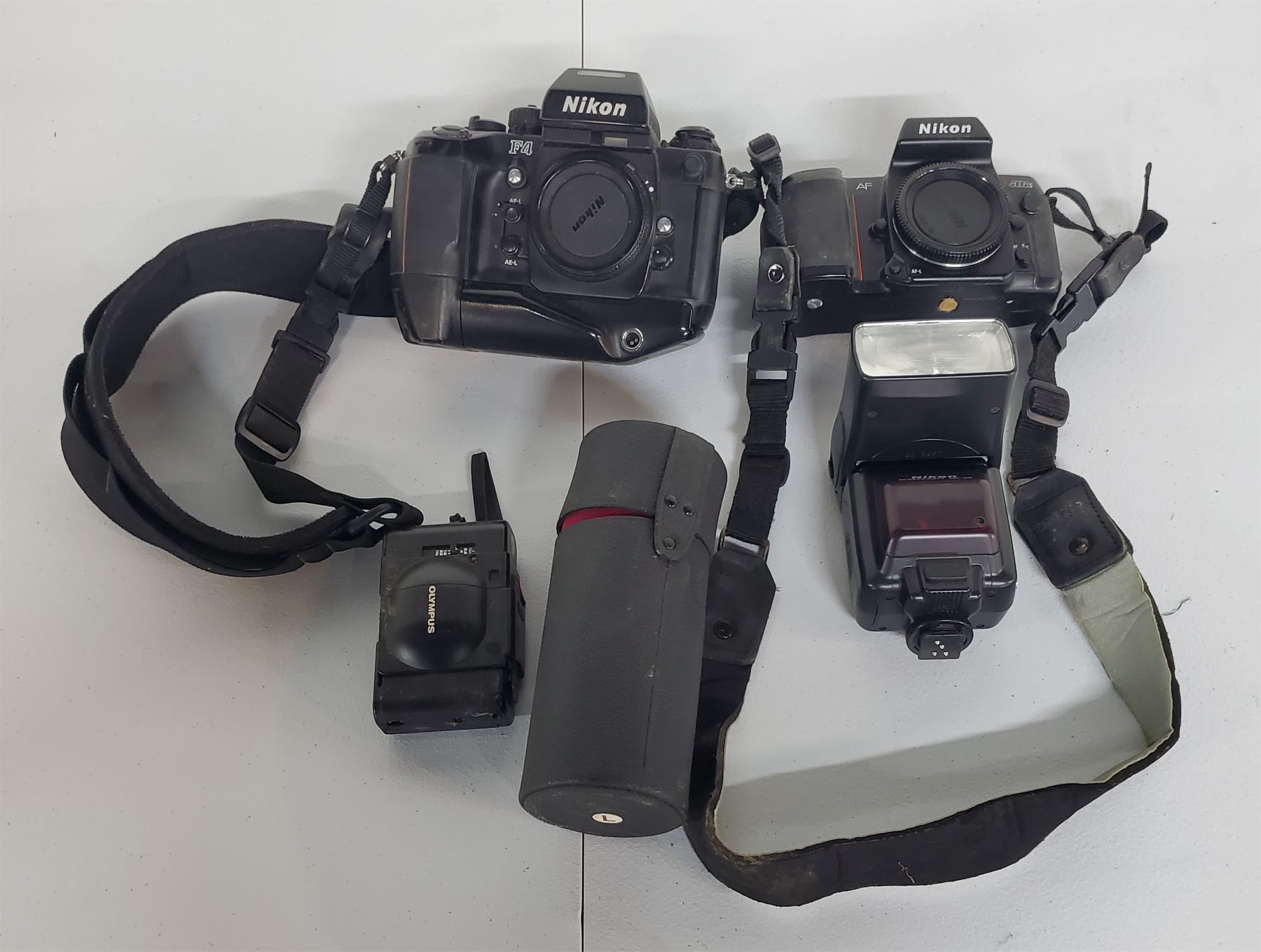 Vintage Cameras, Lens and Accessories. - Bosley Auctioneers
