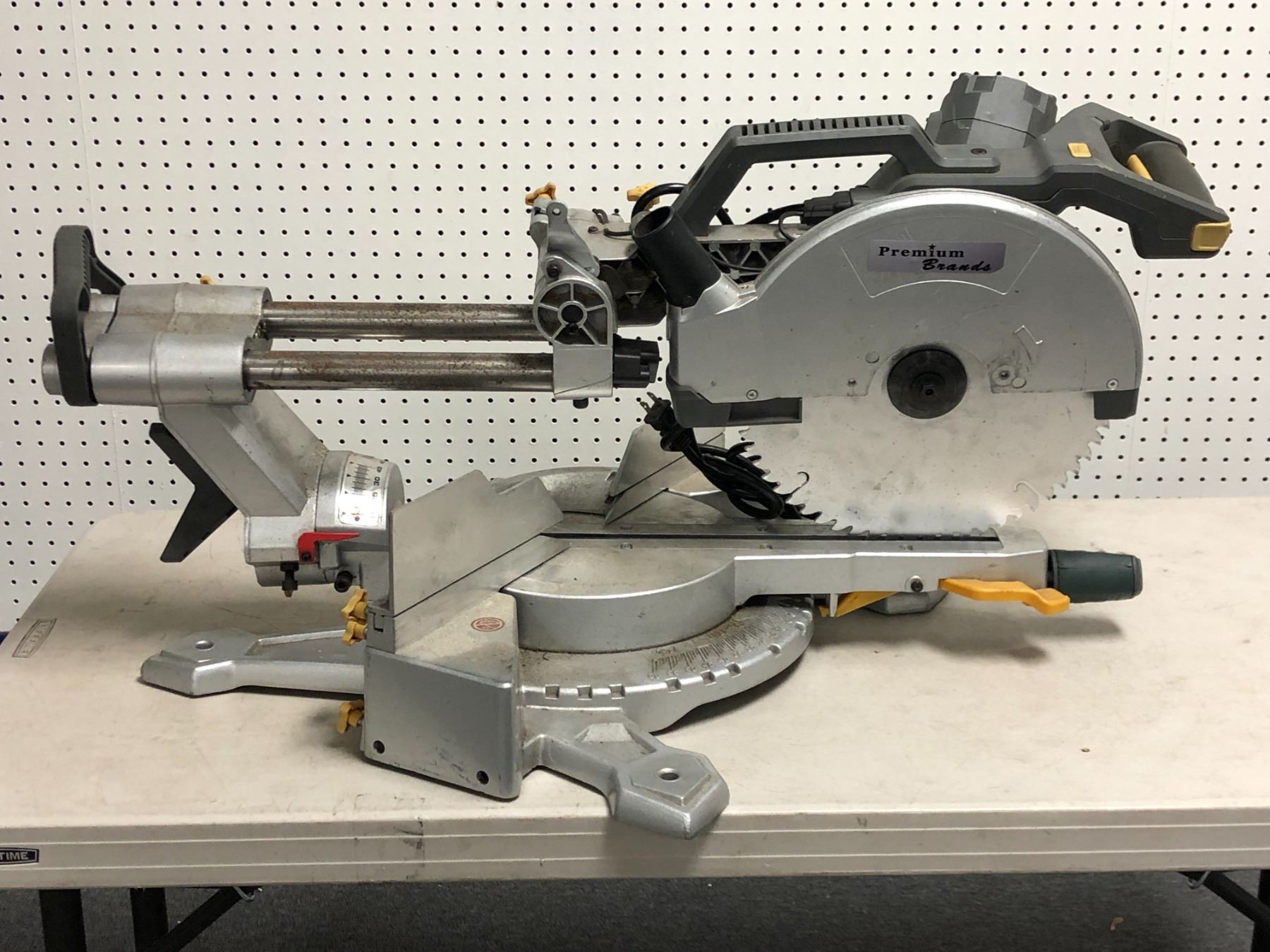 Premium brands - sliding compound miter saw