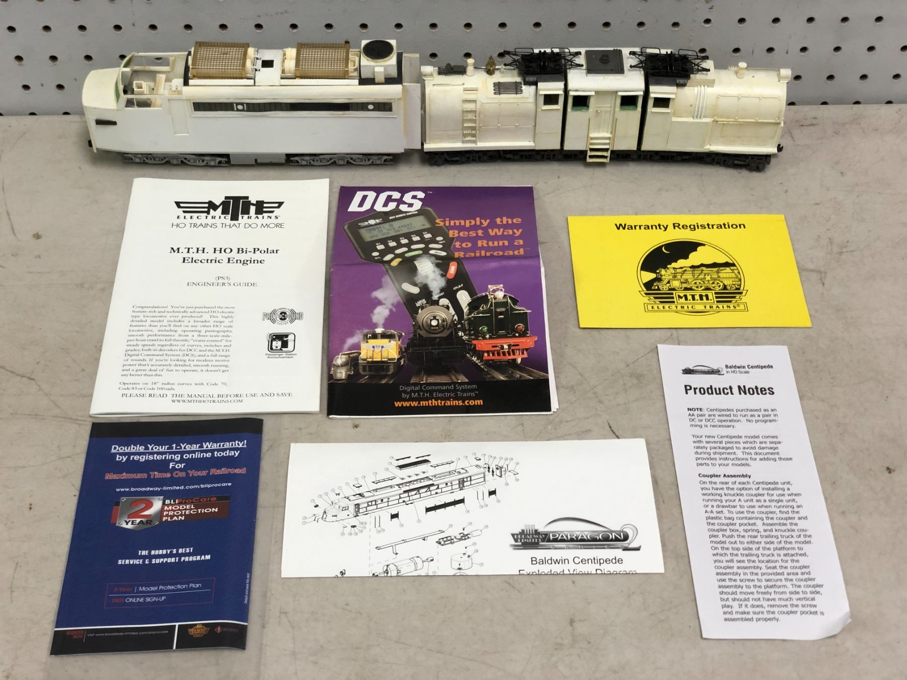 Diesel Baldwin Centipede 2 piece model train set