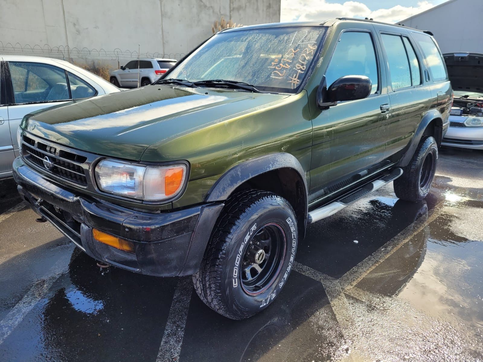 1997 Nissan Pathfinder XE