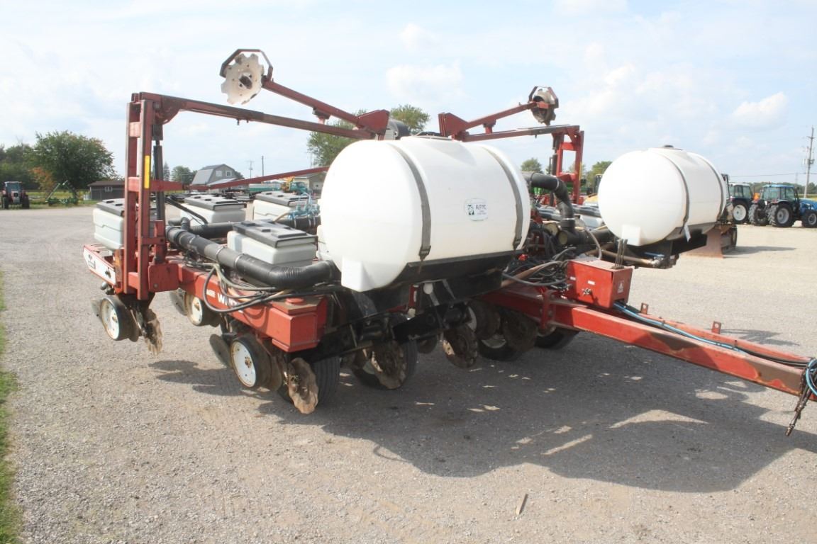 Agco White 6343 NT, 12 row corn, 13 row bean planter, liquid fert