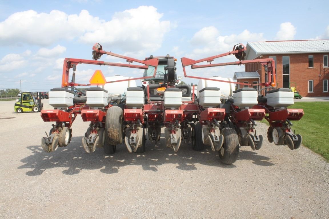 Agco White 6343 NT, 12 row corn, 13 row bean planter, liquid fert