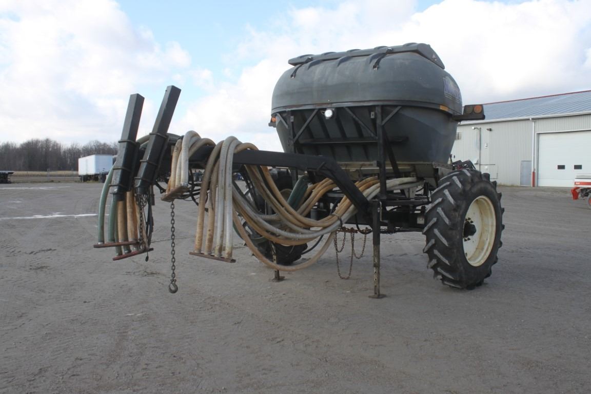 Montag 6 ton fertilizer air cart, 16 row hi flow metering units ...