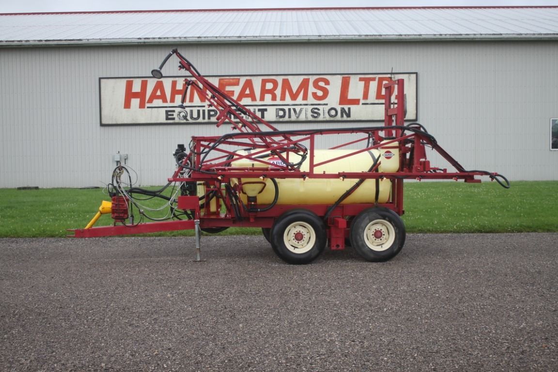 Hardi TR500 sprayer, 45' hydraulic lift side folding boom, electric ...