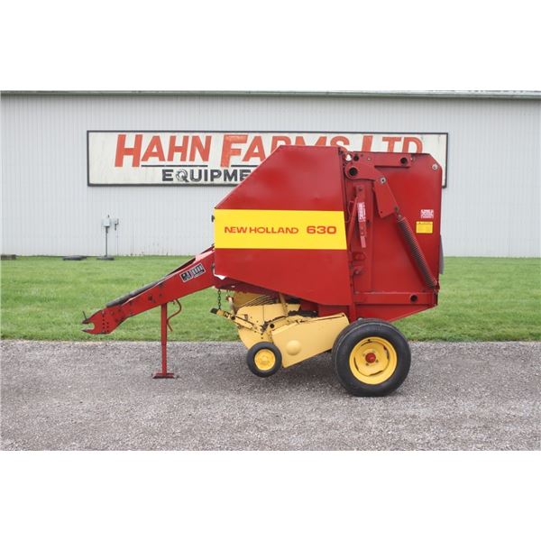 New Holland 630 4x4 round baler, electric tie
