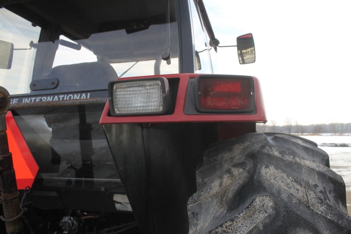 Case/Int 5130 4wd tractor, cab, air, 18.4-38, 2 remotes, 510 loader ...