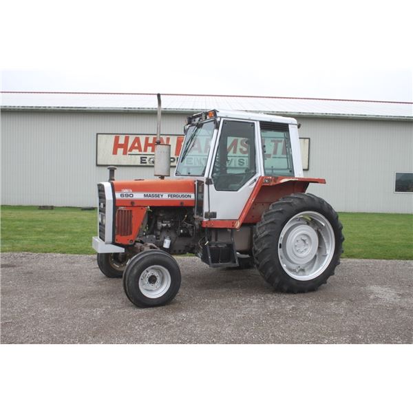 MF 690 2wd tractor, cab, 2 remotes, 15.5x38, 4268 hours