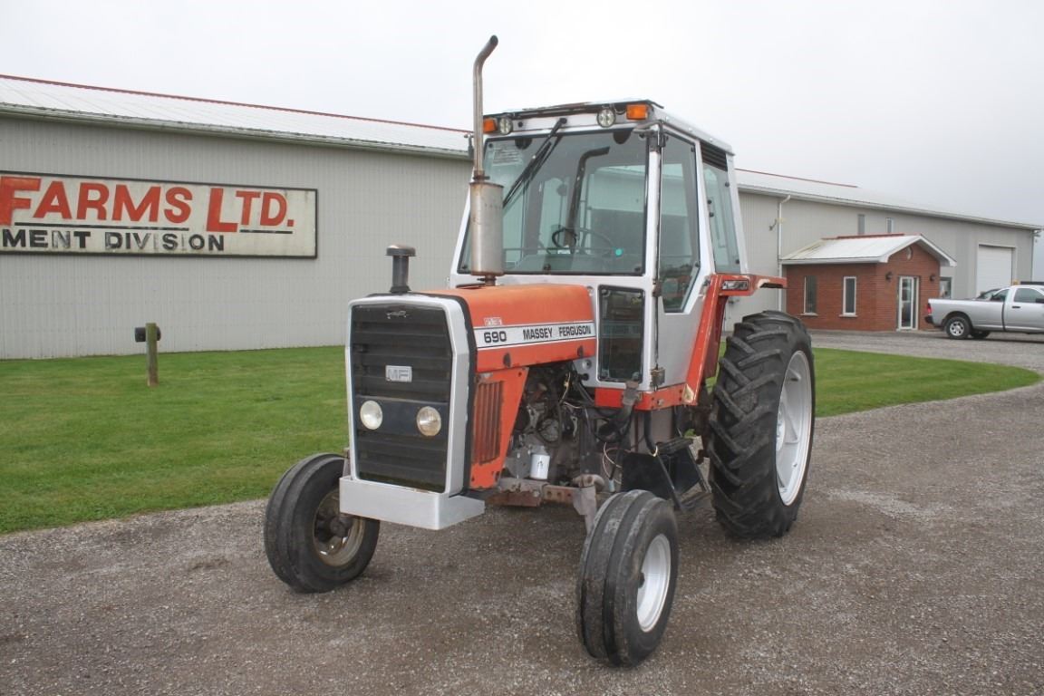 MF 690 2wd tractor, cab, 2 remotes, 15.5x38, 4268 hours