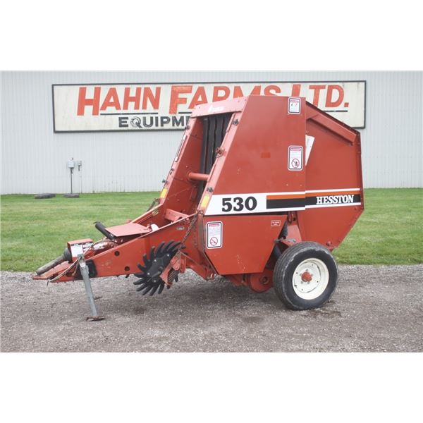 Hesston 530 4x4 round baler, manual tie, tie crowder wheels
