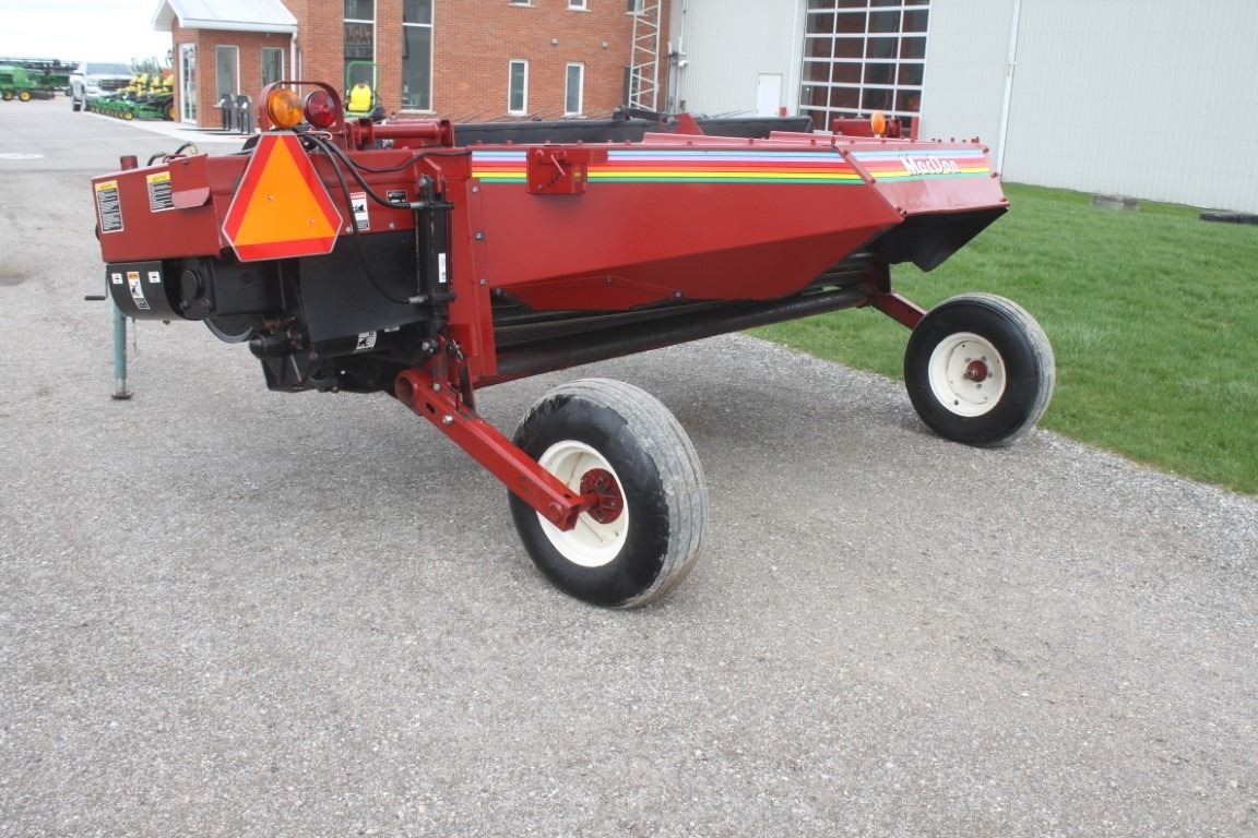 Mac Don 4000 9' haybine, steel conditioning rolls
