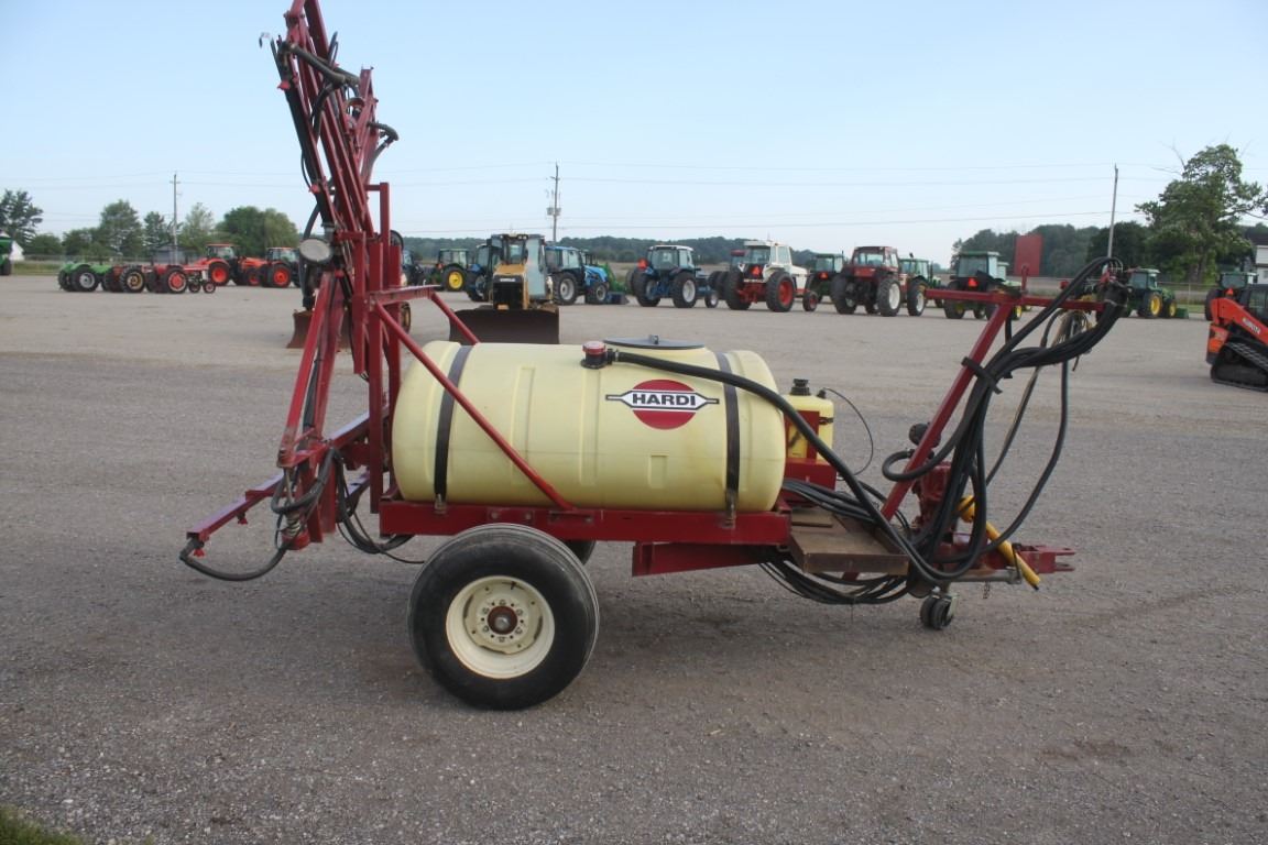 Hardi TR300 single axle trail sprayer, 35' boom, manual controls