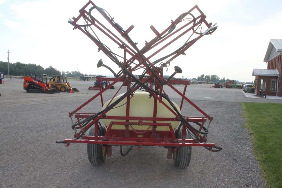 Hardi TR300 single axle trail sprayer, 35' boom, manual controls