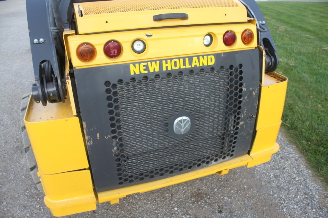 New Holland L218 skidsteer, rops, 2 Speed, aux hyd, 12-16.5, 72" bucket ...