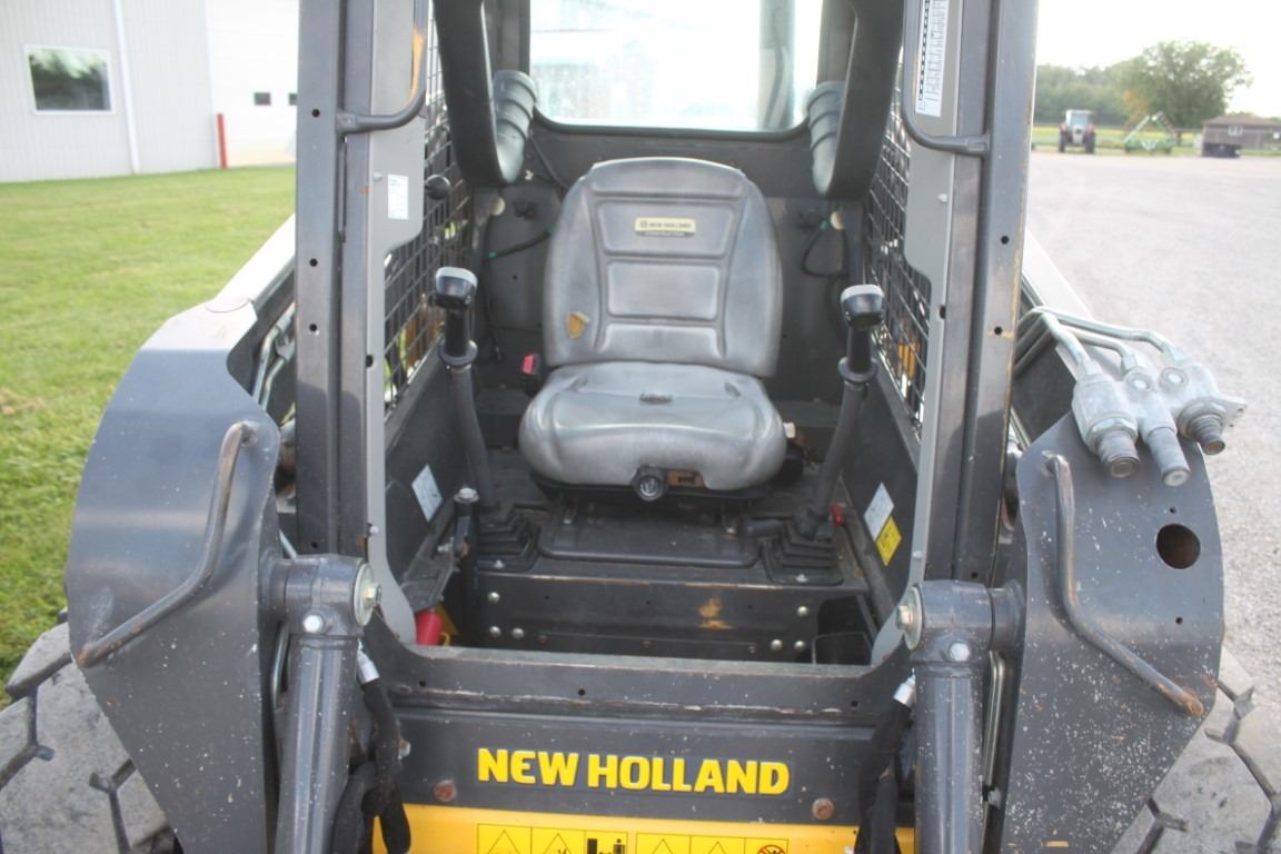 New Holland L218 skidsteer, rops, 2 Speed, aux hyd, 12-16.5, 72" bucket ...