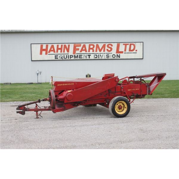 New Holland 273 small square baler, super sweep pickup chute