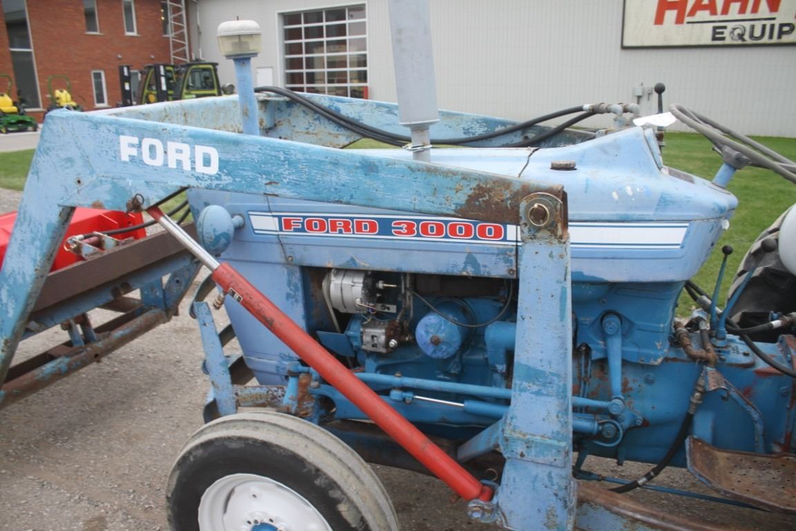 Ford 3000 2wd tractor, diesel, power steering, 13.6-28, Ford loader ...