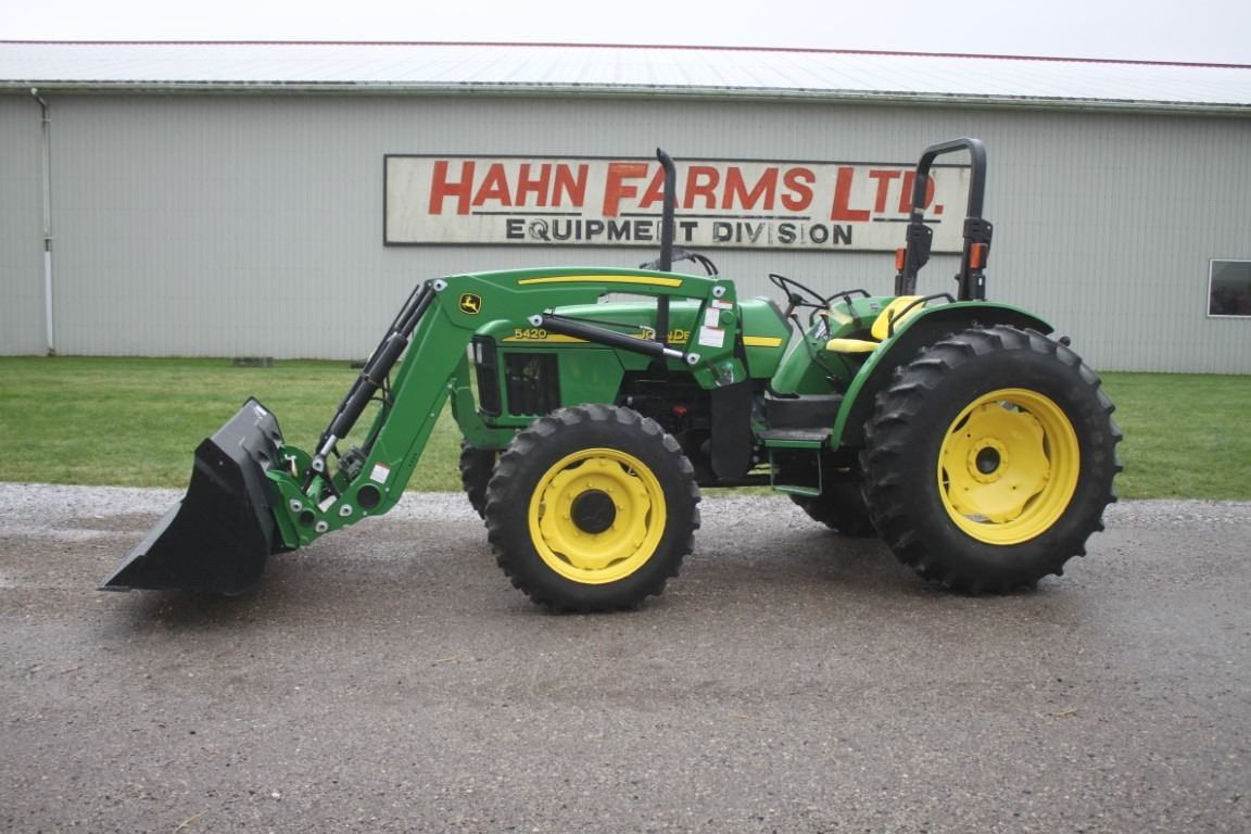 JD 5420 4wd tractor, rops, New Alo X3 loader, QT 7' bucket, 16.9x30 ...