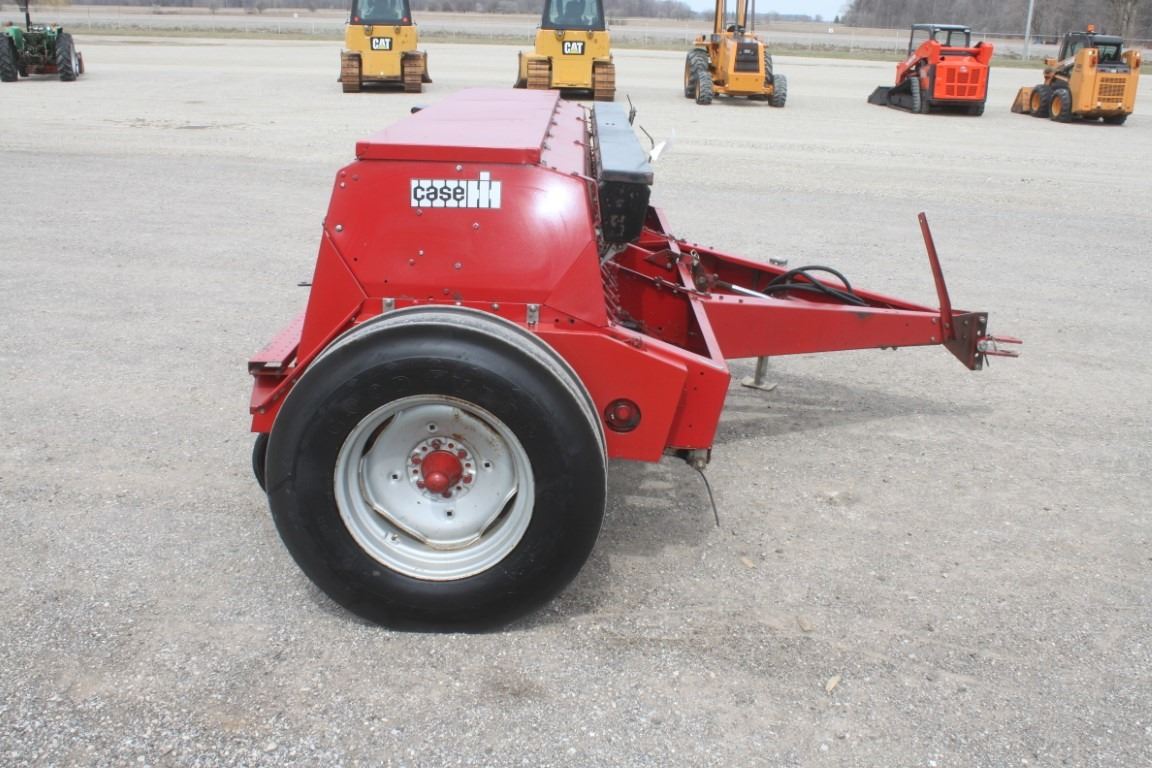 Case/Int 5100 18 run double disc, soybean special seed drill, grass ...