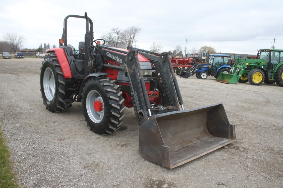 McCormick CX100 4wd tractor, rops, shuttle, loader,