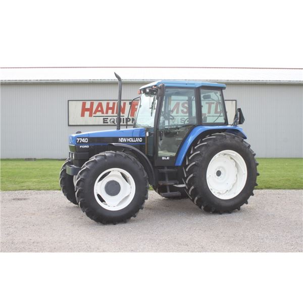 New Holland 7740 SLE 4wd tractor, cab, air, 2 remotes, 18.4R38, 5158 hours