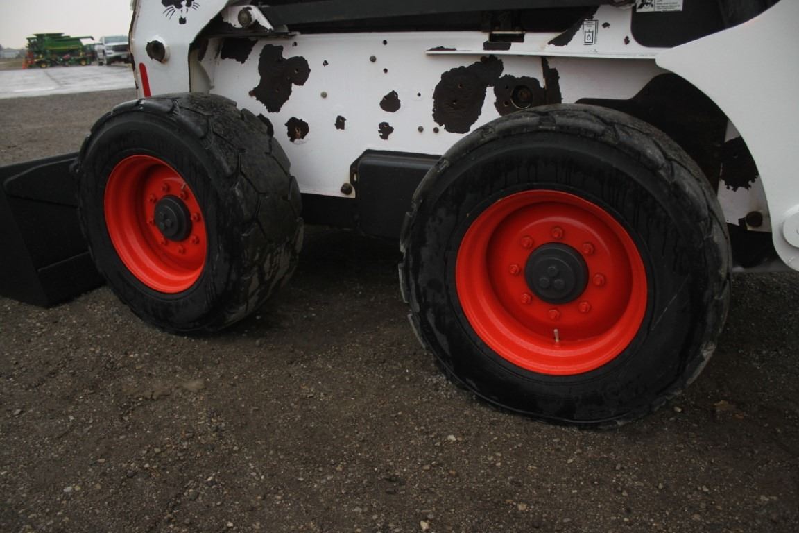 Bobcat S250 skidsteer, cab, air, 2 speed, ACS controls, hydraulic QT 72 ...