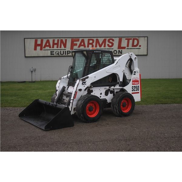 Bobcat S250 skidsteer, cab, air, 2 speed, ACS controls, hydraulic QT 72 ...