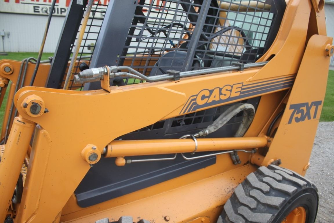Case 75XT skidsteer, rops, 12x16.5, 72" bucket, hand controls, aux ...