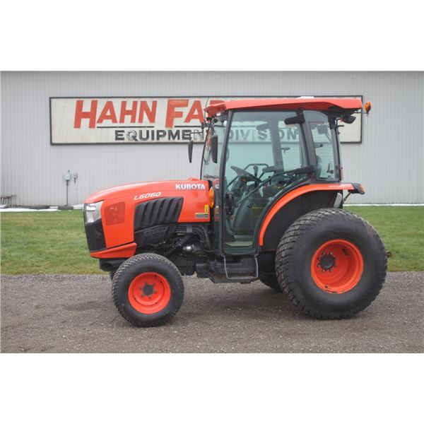 Kubota L6060 4wd tractor, cab, air, hydro, 2 remotes, 1711 hours