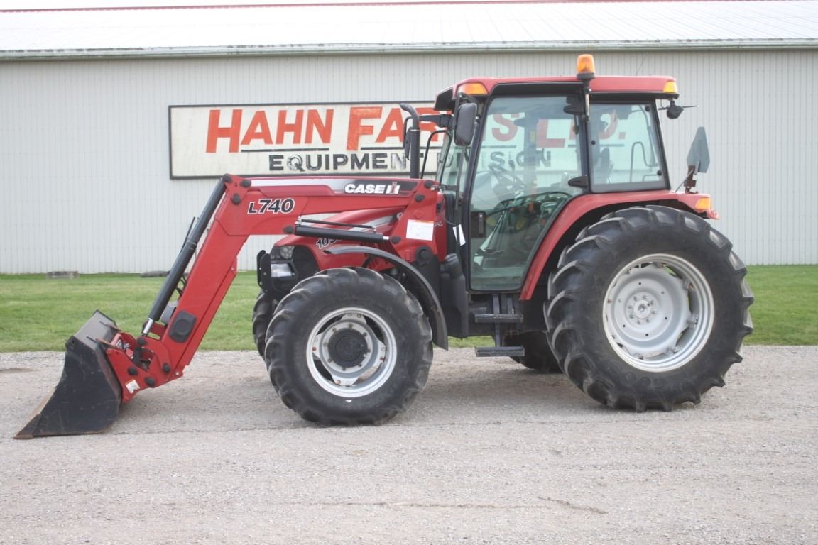 Case/Int 105U 4wd tractor, cab, air, L740 SL loader, 7' bucket, front ...