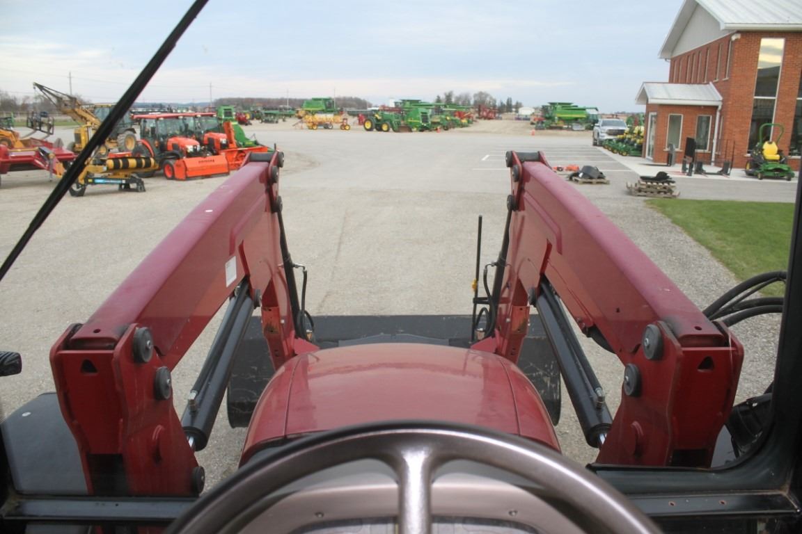 Case/Int 105U 4wd tractor, cab, air, L740 SL loader, 7' bucket, front ...