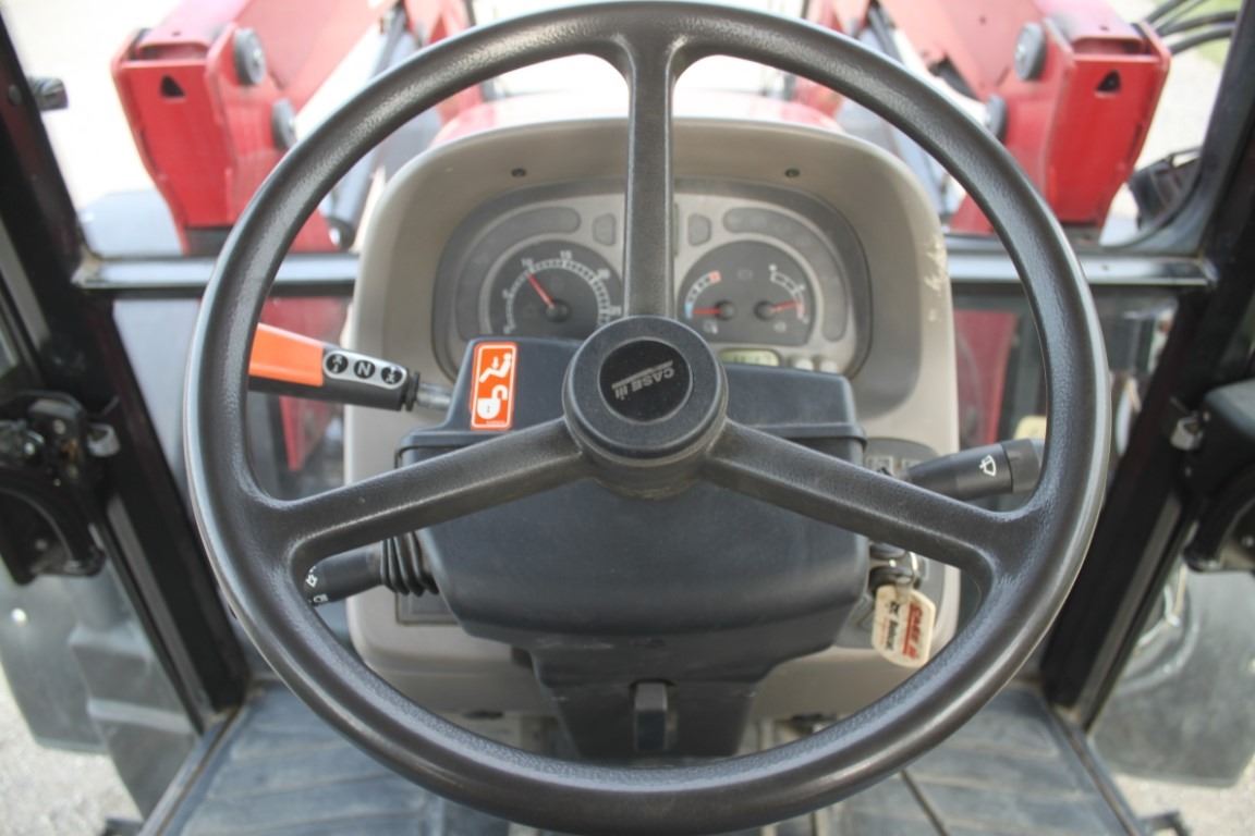 Case/Int 105U 4wd tractor, cab, air, L740 SL loader, 7' bucket, front ...