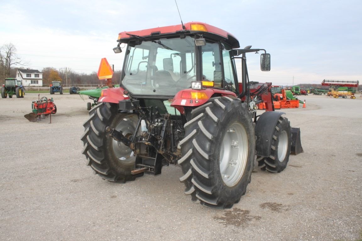 Case/Int 105U 4wd tractor, cab, air, L740 SL loader, 7' bucket, front ...